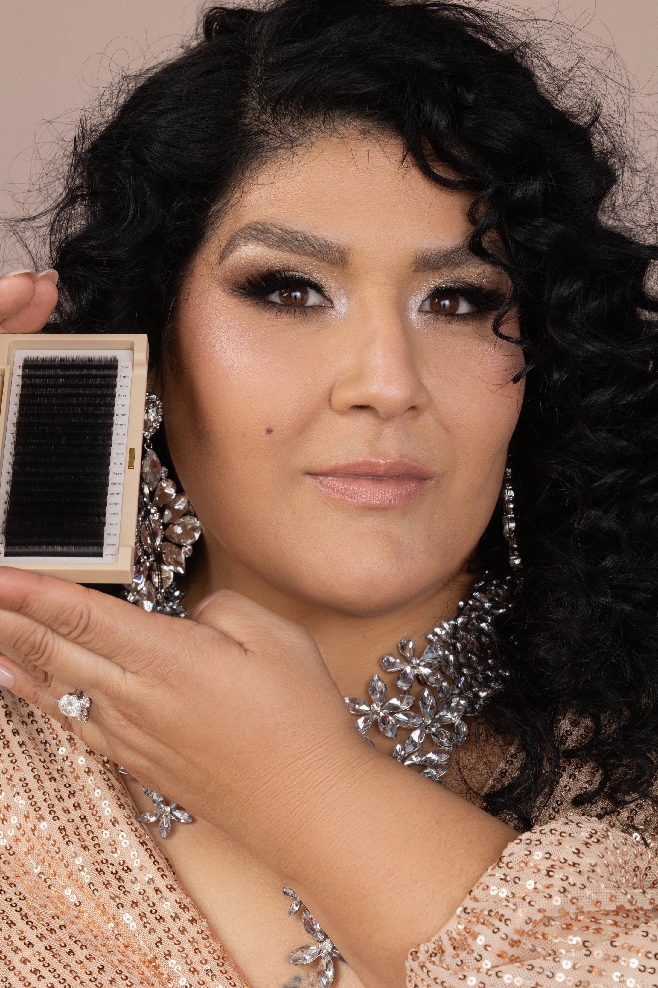 The BEST Lashes For Mega Volume – Light Heart